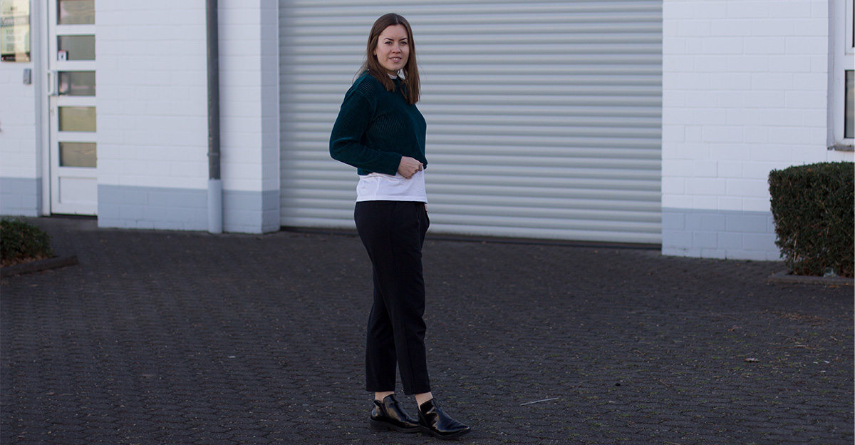 Samt Top: Cropped Shirt alltagstauglich kombiniert - LA MODE ET MOI